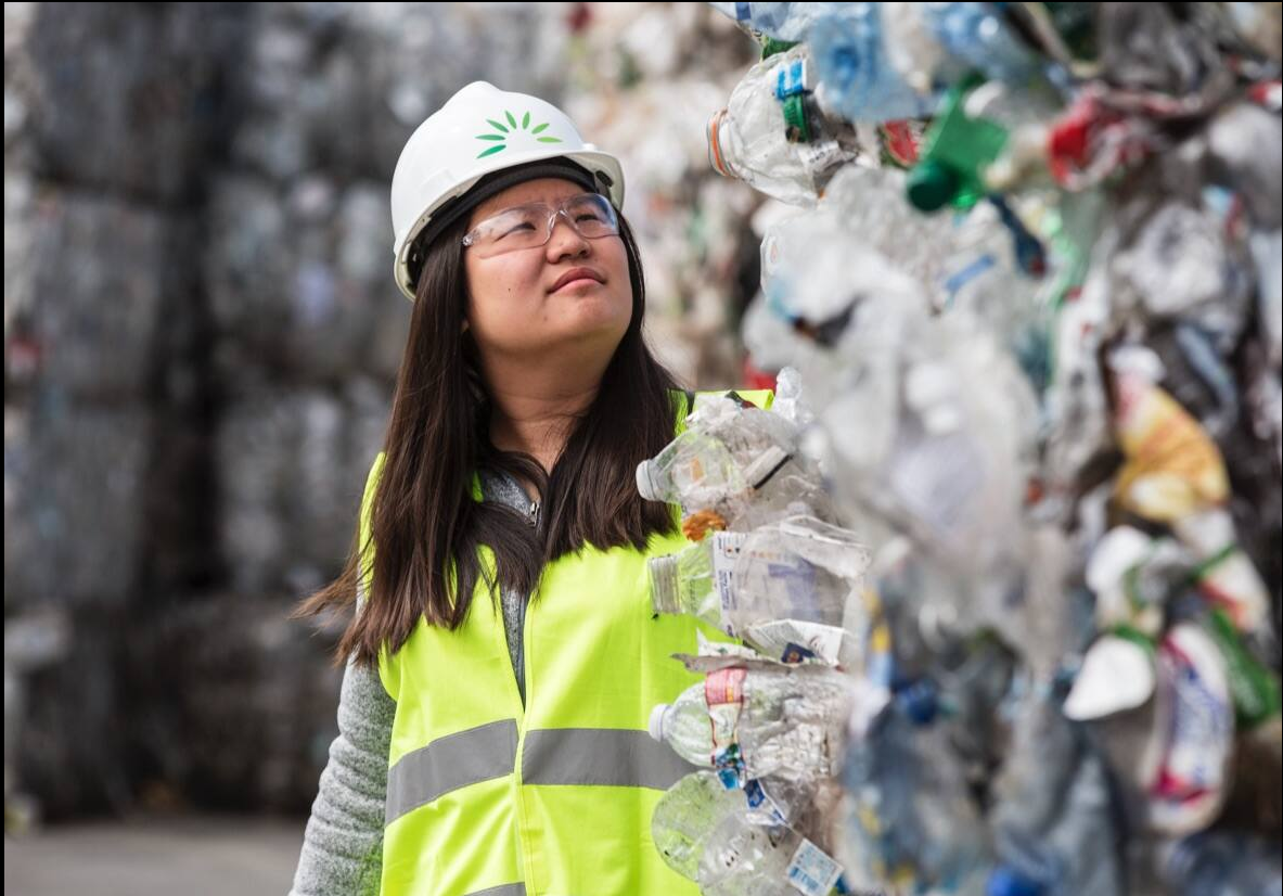 Miranda Wang recycelt nicht wiederverwertbaren Plastikabfall ...